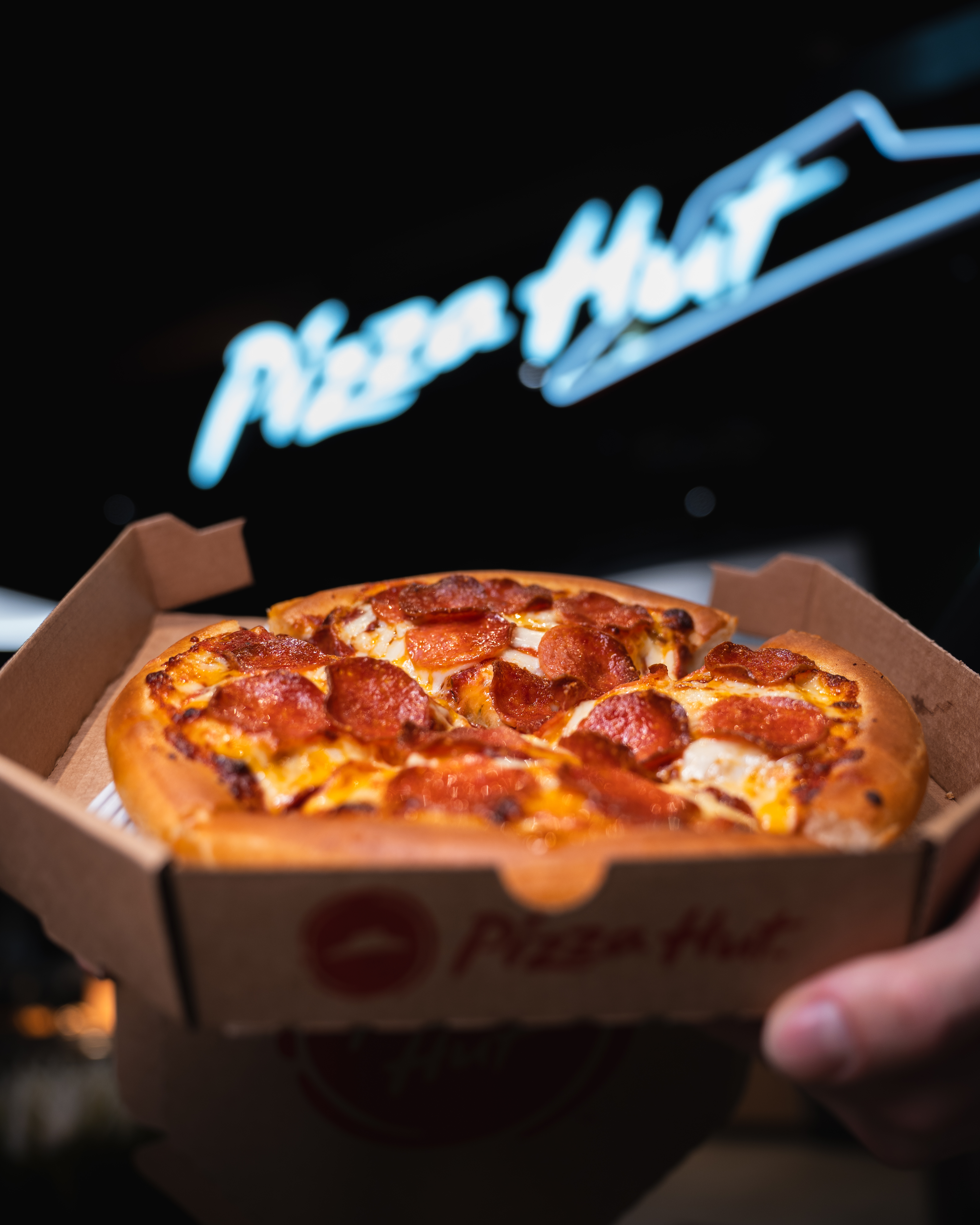 Pizza Hut - Ainoa oikea ja alkuperäinen Pan Pizza